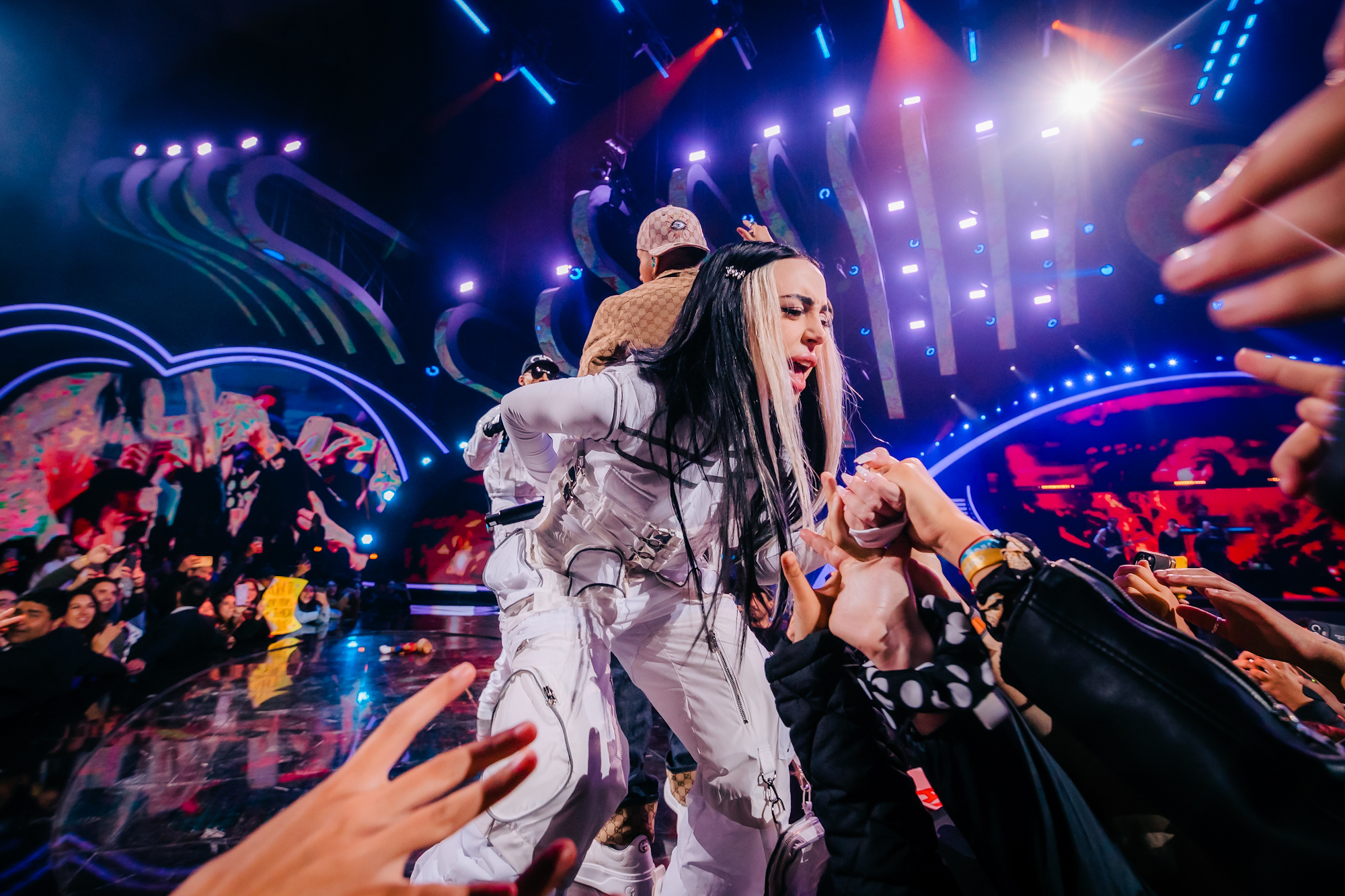 Premiada y ovacionada: la rosarina Nicki Nicole se presentó en el ...