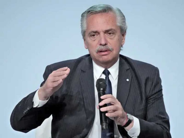 Alberto Fernández fue intervenido por su hernia de disco y volvió a la ...