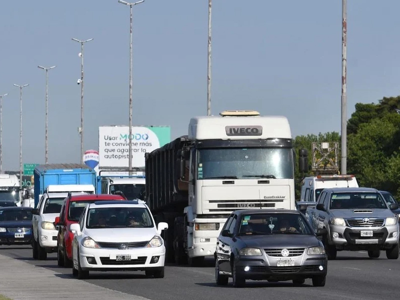 Restringen la circulación de camiones en rutas nacionales y autopistas ...