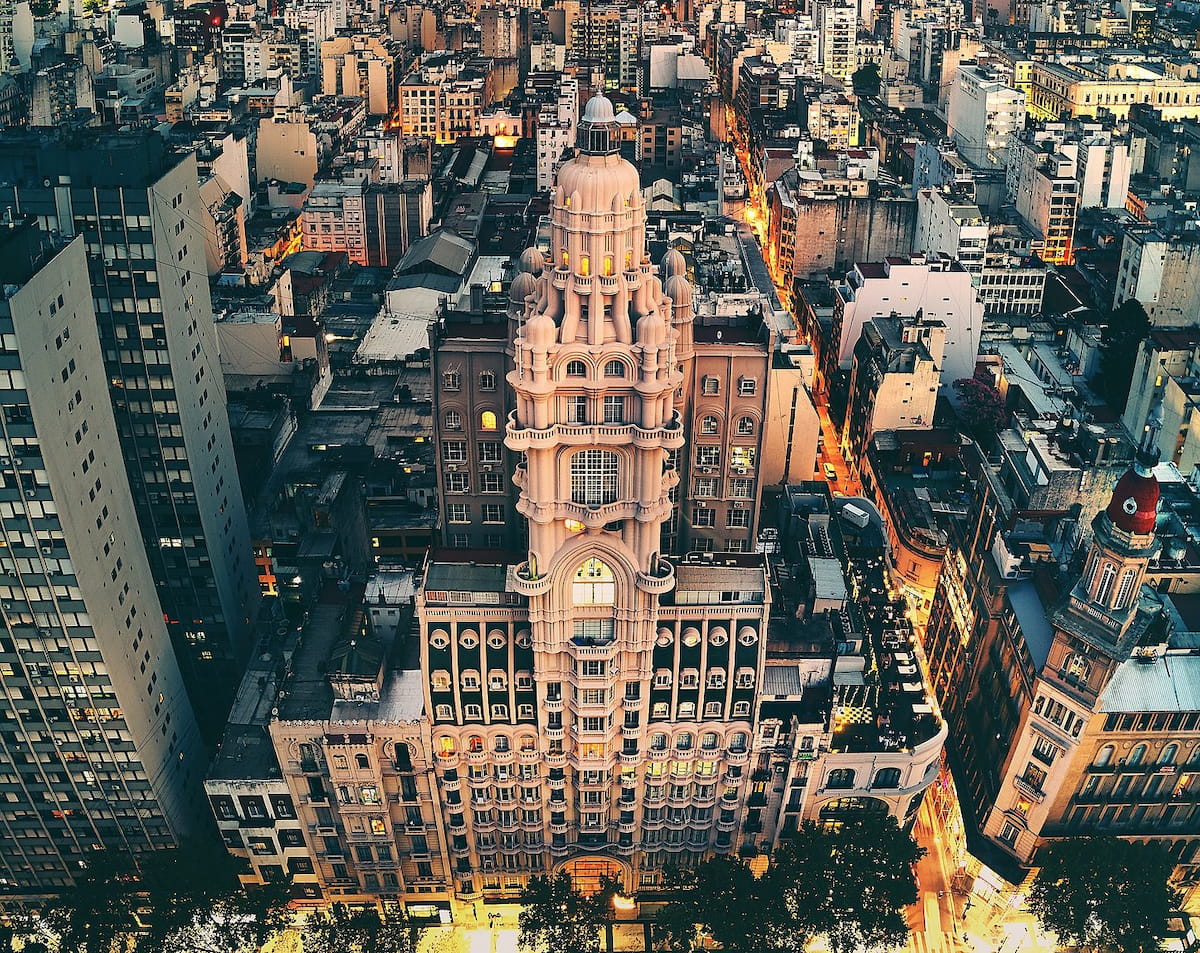 Cumple 100 años el Palacio Barolo, el primer rascacielos de Sudamérica ...