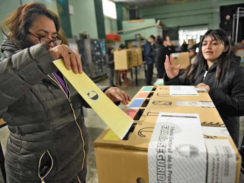 Un clásico de las elecciones: la lista interminable a concejales fue la ...