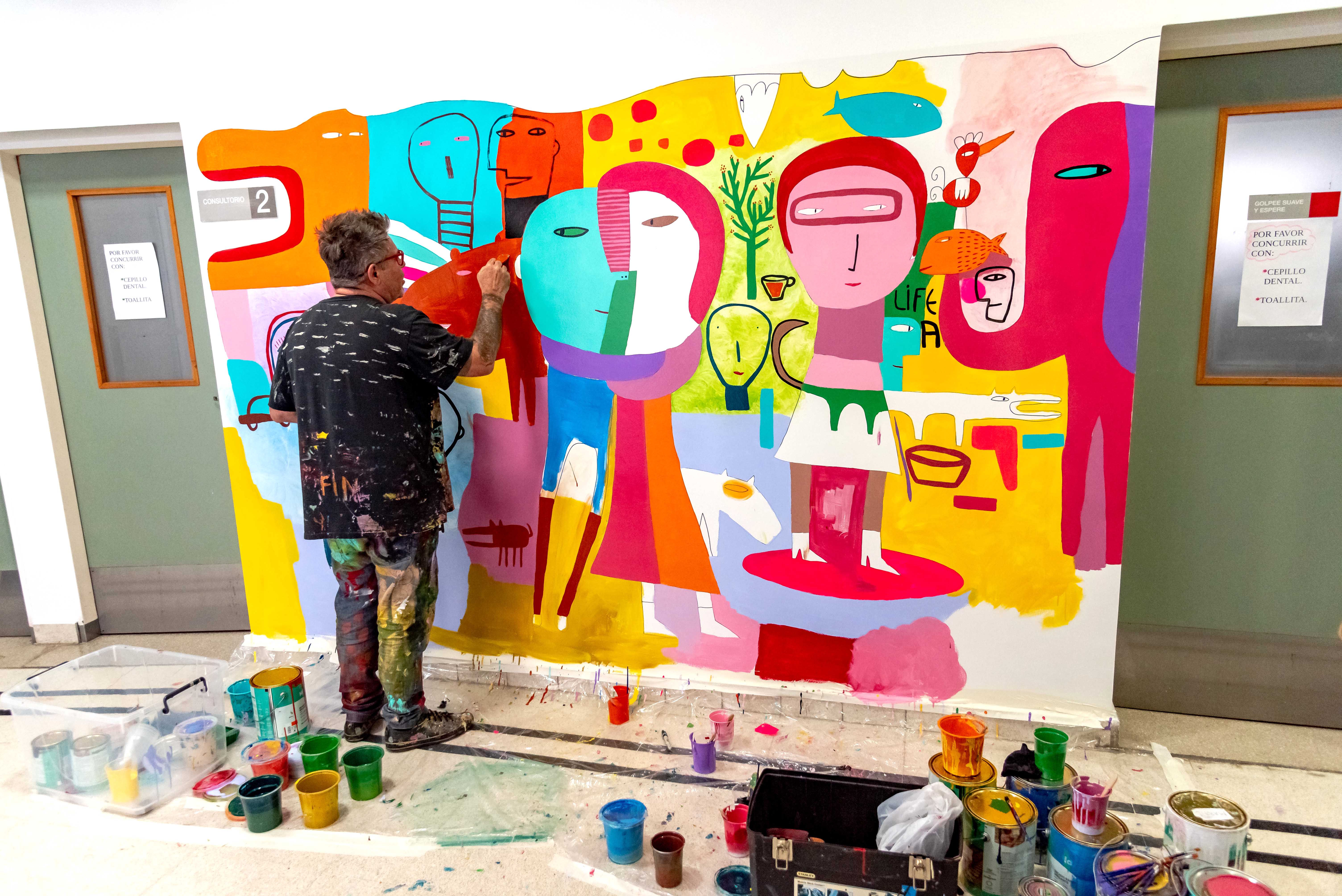 El reconocido artista Milo Lockett dejó su huella en la ciudad con un ...