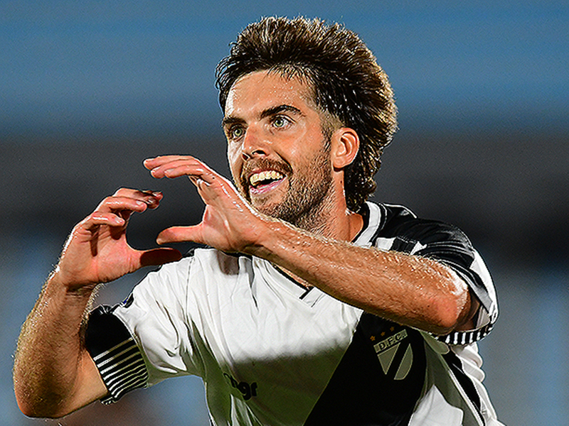 ¡Hay nueve! Guillermo May, el delantero uruguayo que acordó su llegada ...