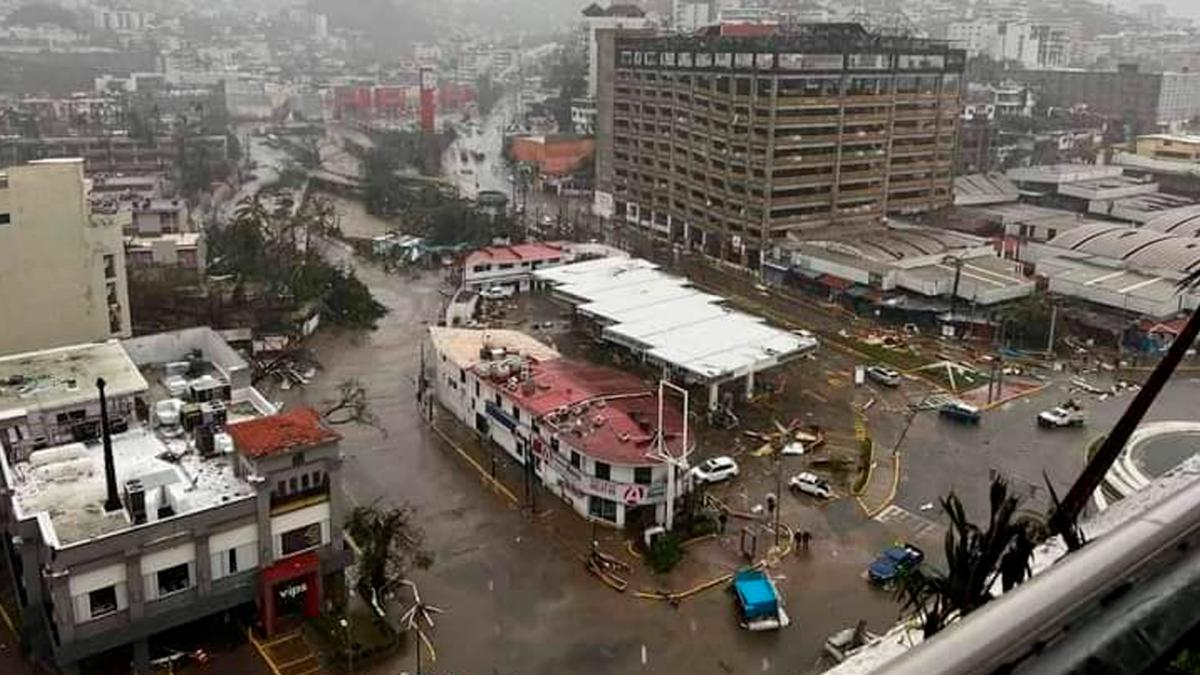 Acapulco está incomunicado por el huracán Otis y se desconoce el número ...