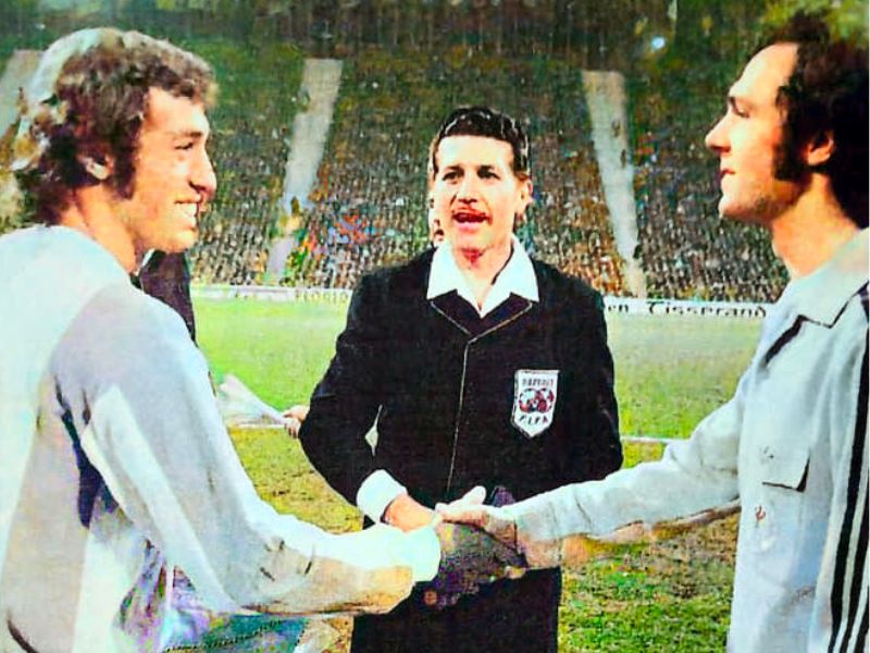 El Mundo despide en redes sociales al Kaiser y se destaca el posteo del argentino Quique Wolf ...