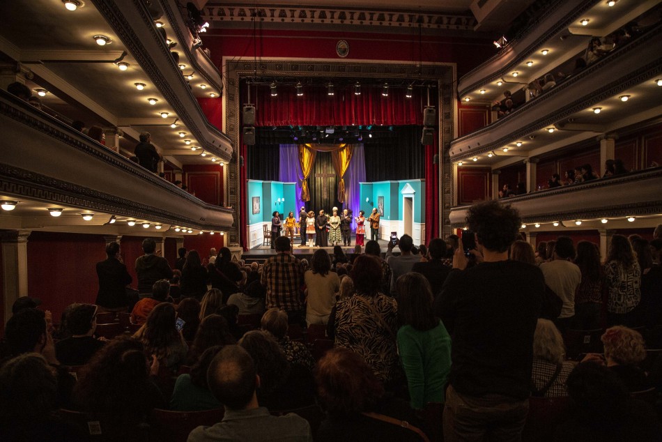 Verano en La Comedia: comienza una temporada de teatro con el humor ...