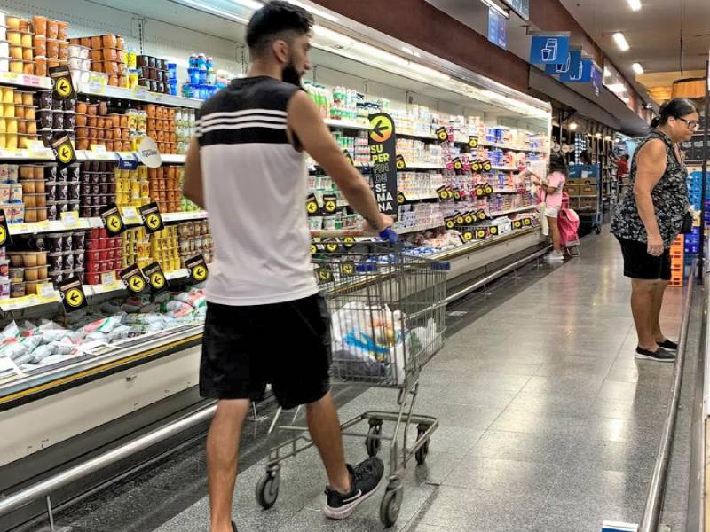 Una familia necesitó ingresos mensuales por casi 500 mil pesos para no caer en la pobreza - EL ...