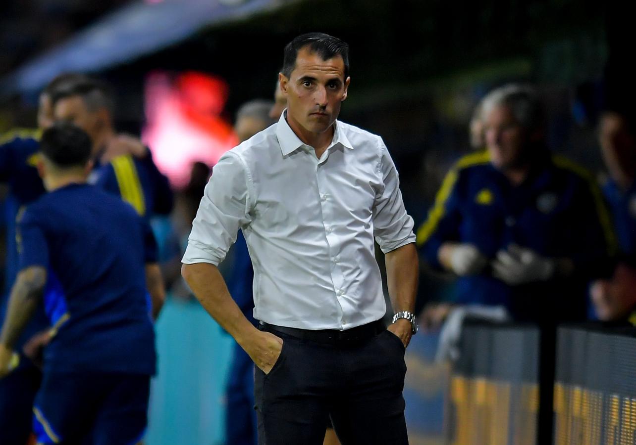 Otro entrenador con puerta de salida: Guillermo Farré dejó de ser el ...