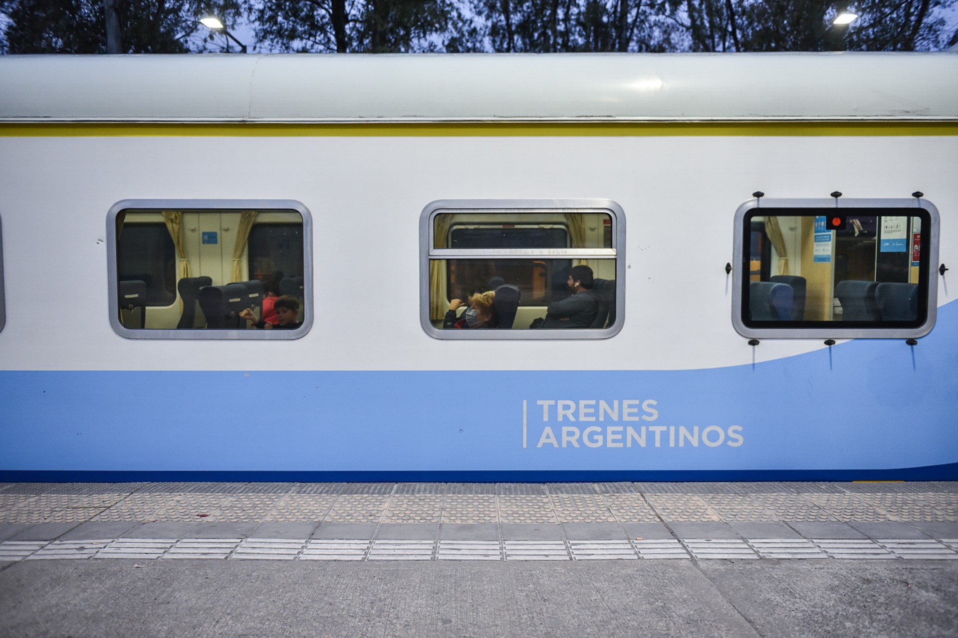 Salieron a la venta los pasajes de tren para viajar entre el 22 de abril y el 1° de mayo ...