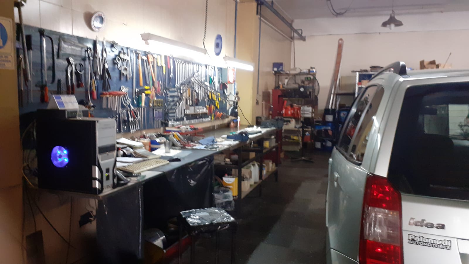 Una conocida red de talleres mecánicos de Rosario no pudo reparar su pasivo y fundió motores ...